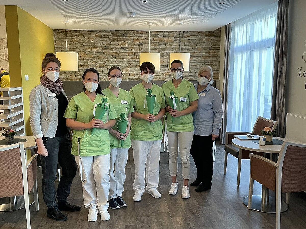 Vier neue Auszubildende - Alloheim Senioren-Residenz Am Plauer Turm